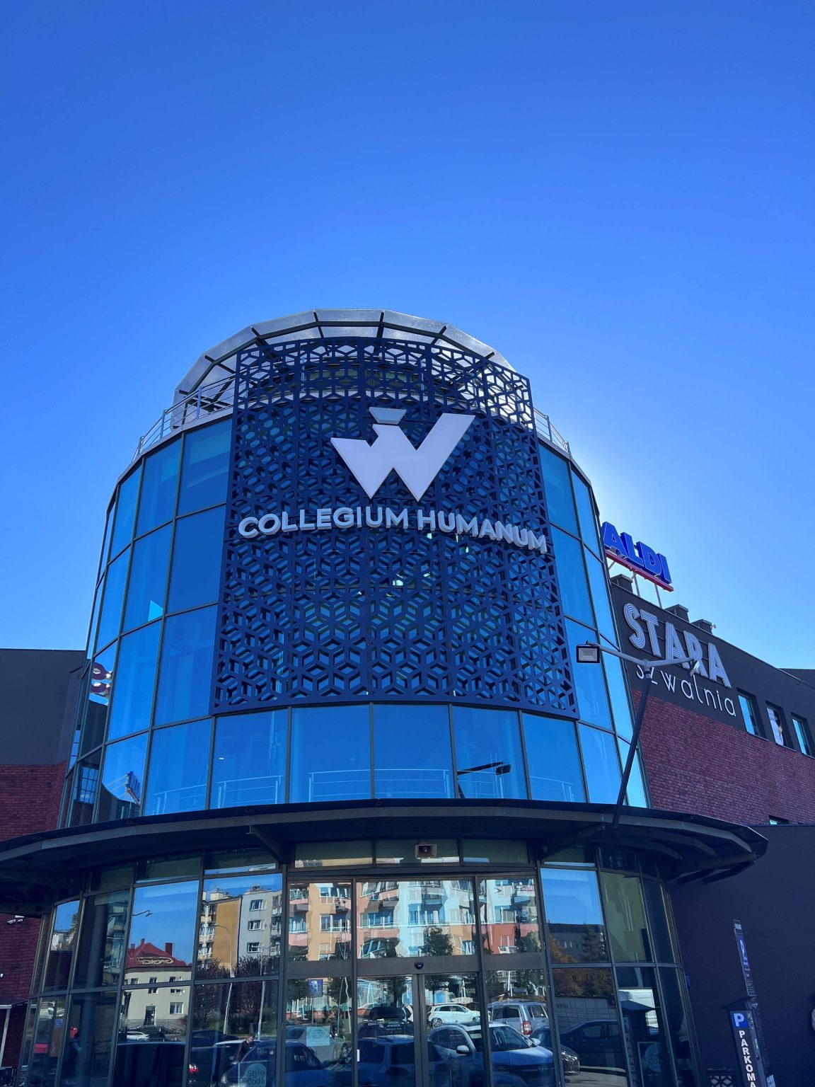 Collegium Humanum: Globalna perspektywa edukacji w sercu Podkarpacia