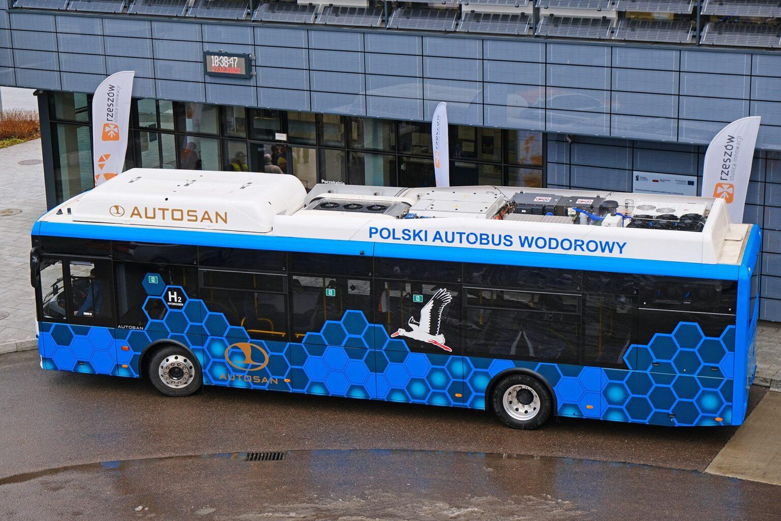 20 autobusów wodorowych dla Rzeszowa: miasto stawia na zeroemisyjny ...